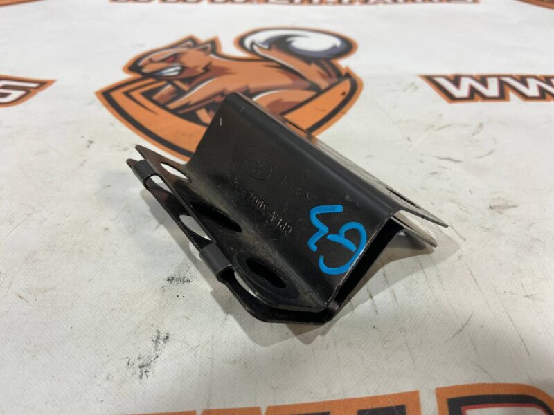 LR033049 Bumper mounting bracket right RANGE ROVER SPORT L494 13- Used ...