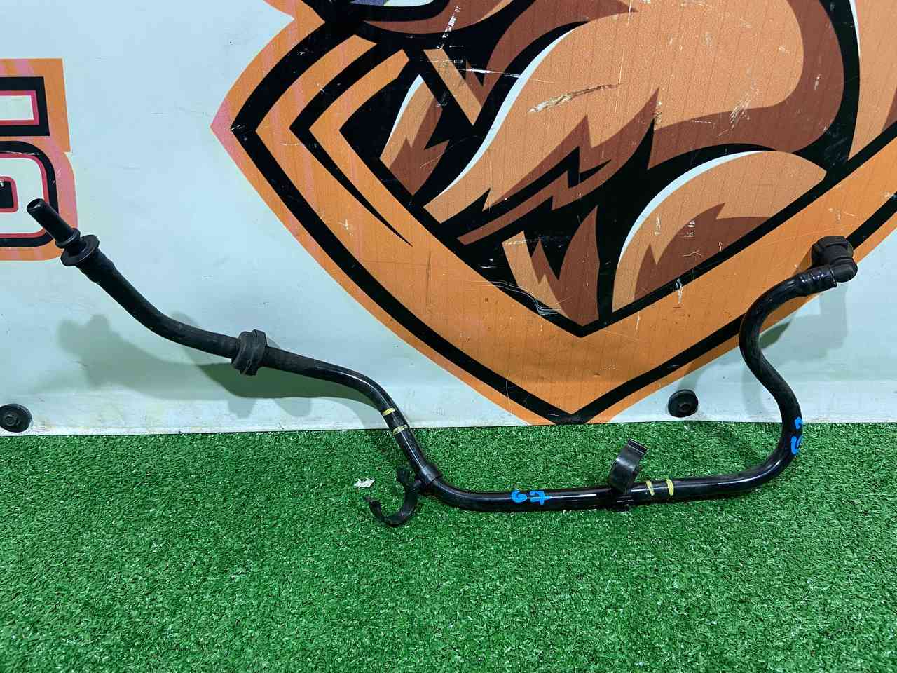 LR048194 Vacuum pump tube Range Rover Sport L494 (2014-2022) Used ...