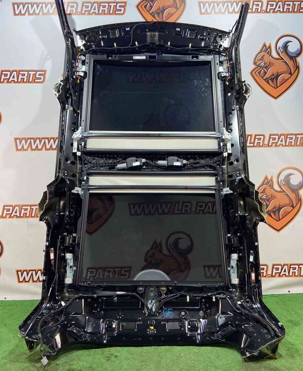 LR080001 Panoramic roof Land Rover Discovery 5 L462 Used