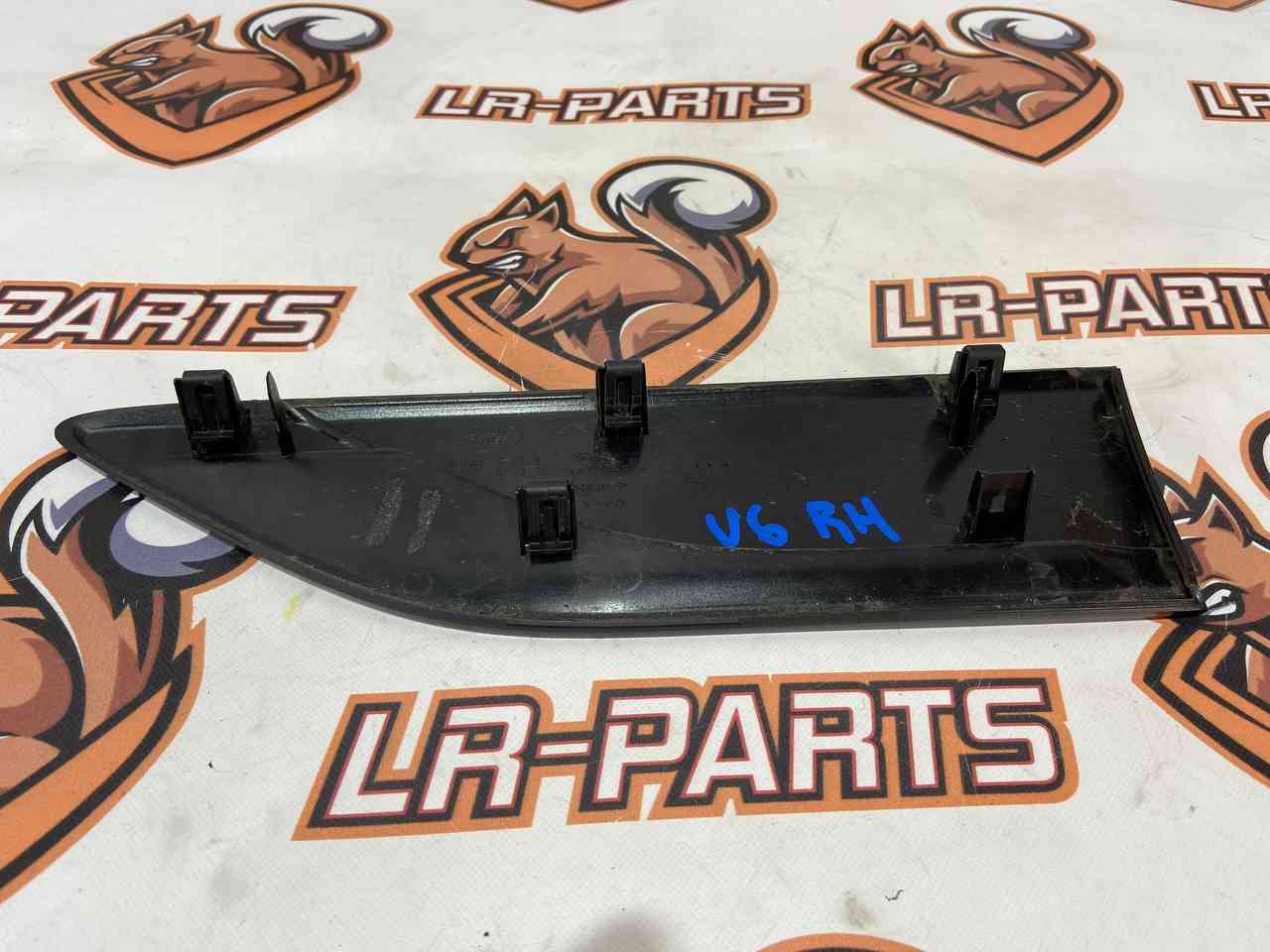 LR083009 Fender molding right Land Rover Discovery 5 used – Used LR.Parts 🛠