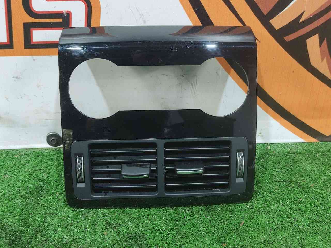 LR087337 Ventilation hole RANGE ROVER SPORT L494 13- Used – Used LR.Parts 🛠