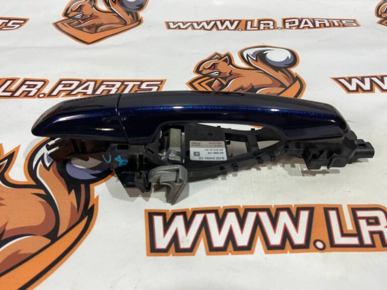 LR108184 rear door handle mounting bracket Land Rover Discovery 5 L462 ...