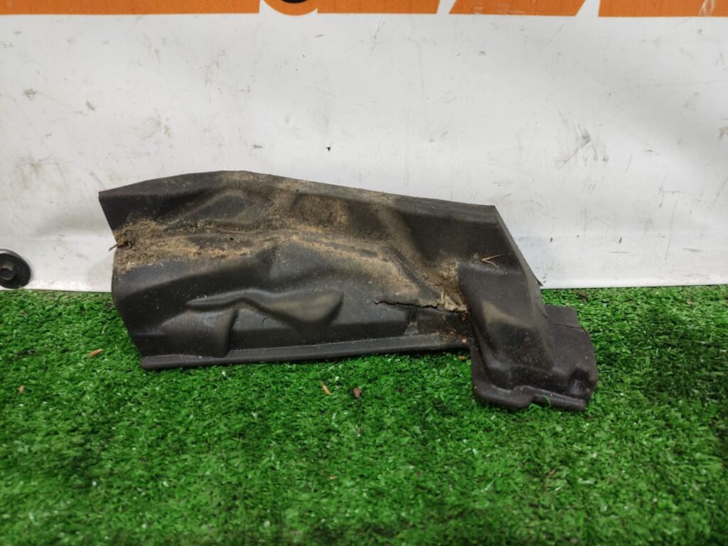 LR115141 Wing seal left Range Rover Sport L494 (2014-2022) used – Used ...