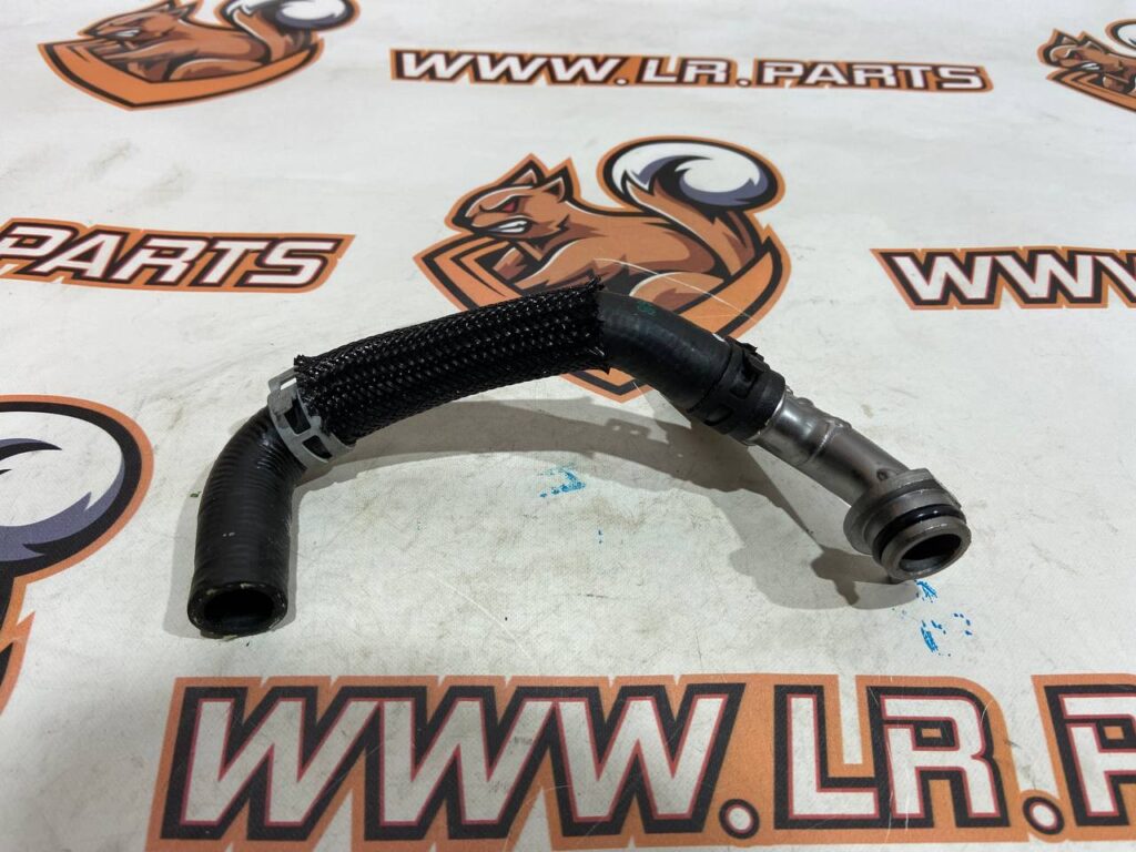 LR121406 Cylinder head pipe to oil cooler Range Rover Sport L494 (2014 ...