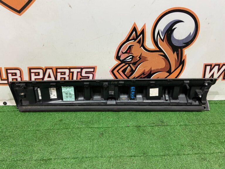 LR125987 Front right door molding Range Rover Sport L494 (2014-2022 ...