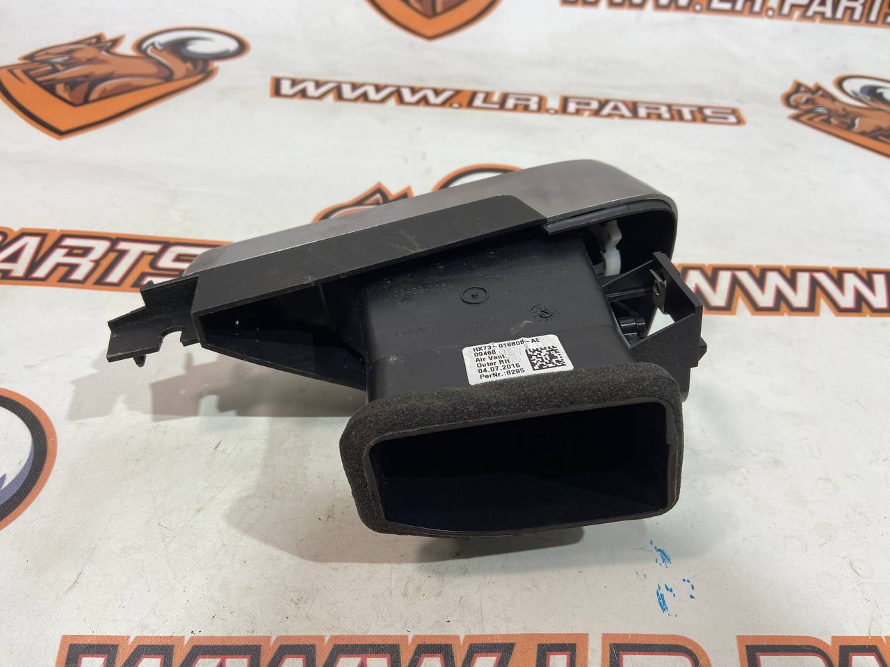 T4A12747 Used JAGUAR F-PACE air deflector with torpedo right – Used LR ...