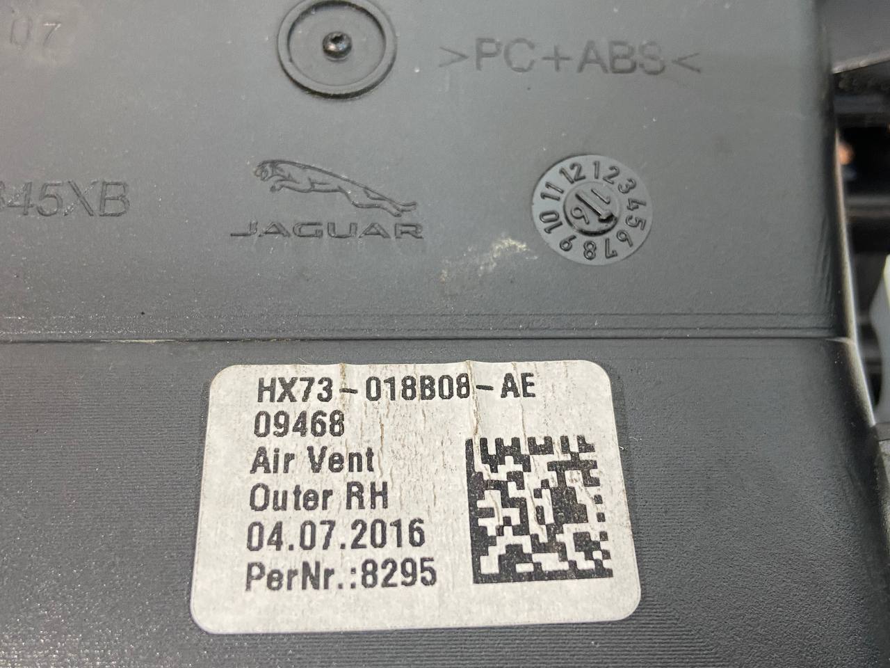 T4A12747 Used JAGUAR F-PACE air deflector with torpedo right – Used LR ...