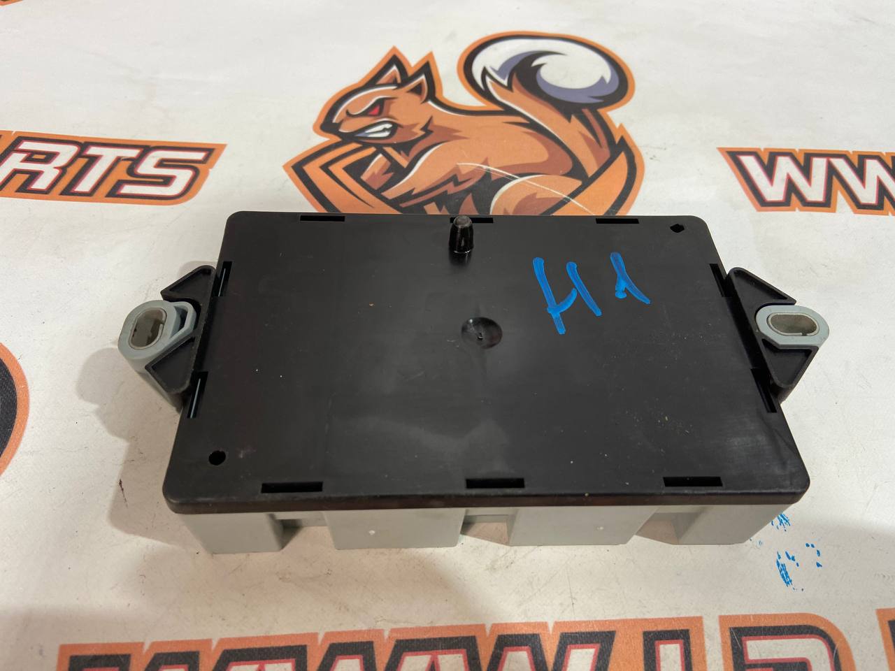 LR041091 Fuse box RANGE ROVER L405 13- Used – Used LR.Parts 🛠
