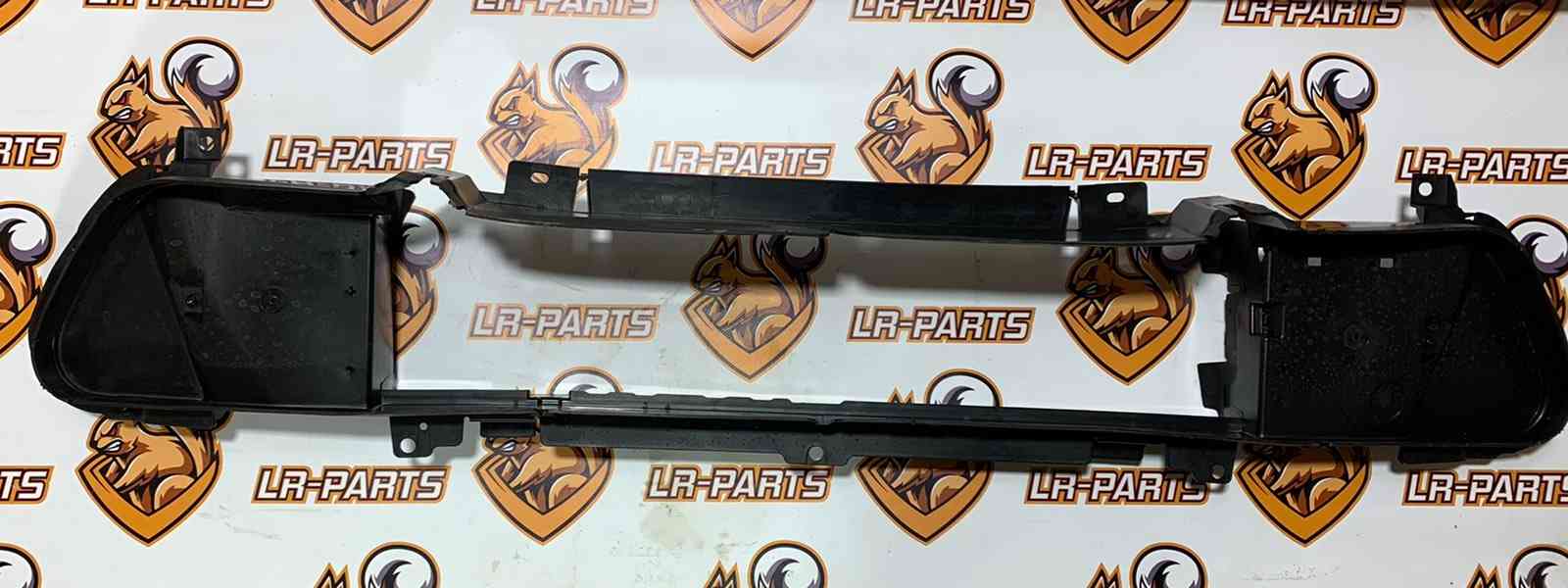 LR094176 Air duct deflector Range Rover Velar L560 – Used LR.Parts 🛠