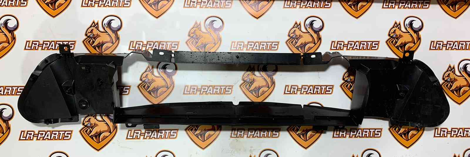 LR094176 Air duct deflector Range Rover Velar L560 – Used LR.Parts 🛠